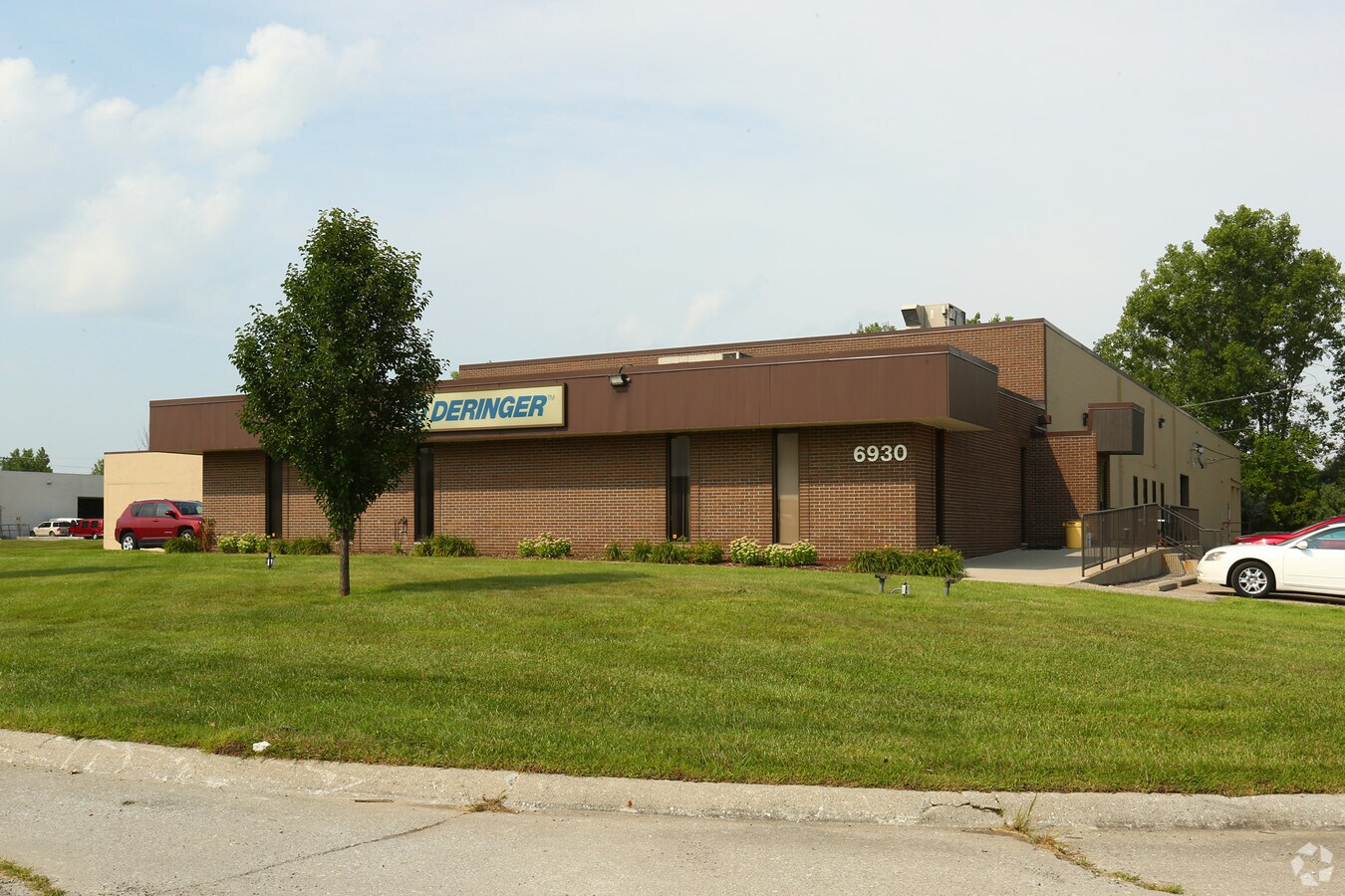 6930 Metroplex Dr, Romulus, MI 48174 | LoopNet