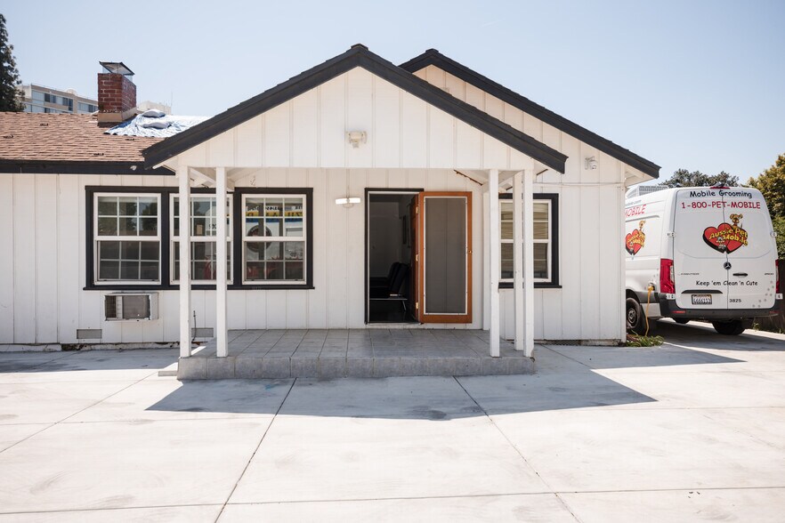 14826 Wyandotte St, Van Nuys, CA 91405 | LoopNet