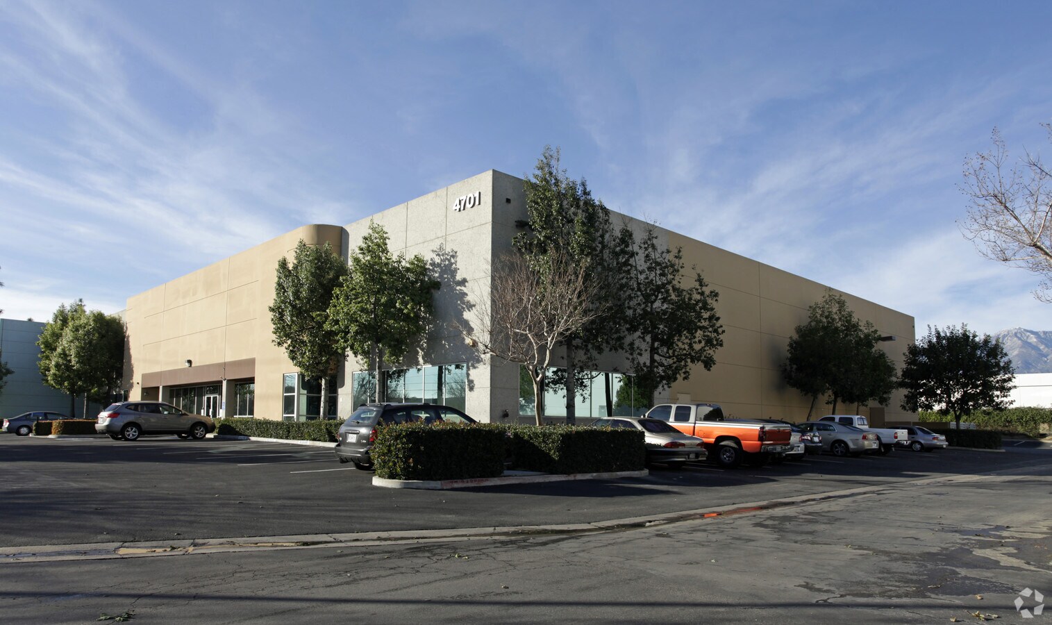 4701 Airport Dr, Ontario, CA 91761 | LoopNet