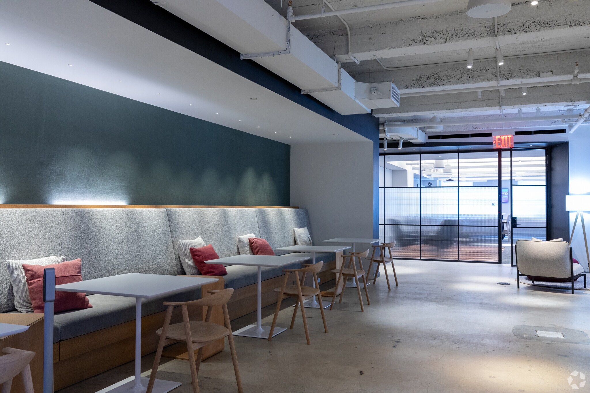 530 Fifth Ave, New York, NY 10036 - Convene 530 Fifth Avenue | LoopNet