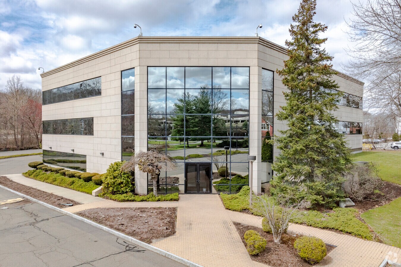 45 Danbury Rd, Wilton, CT 06897 | LoopNet