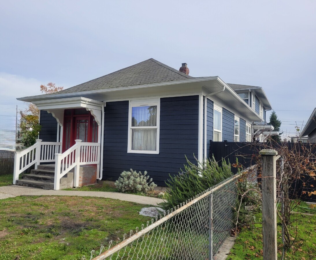 10512 Fremont Ave N, Seattle, WA 98133 | LoopNet