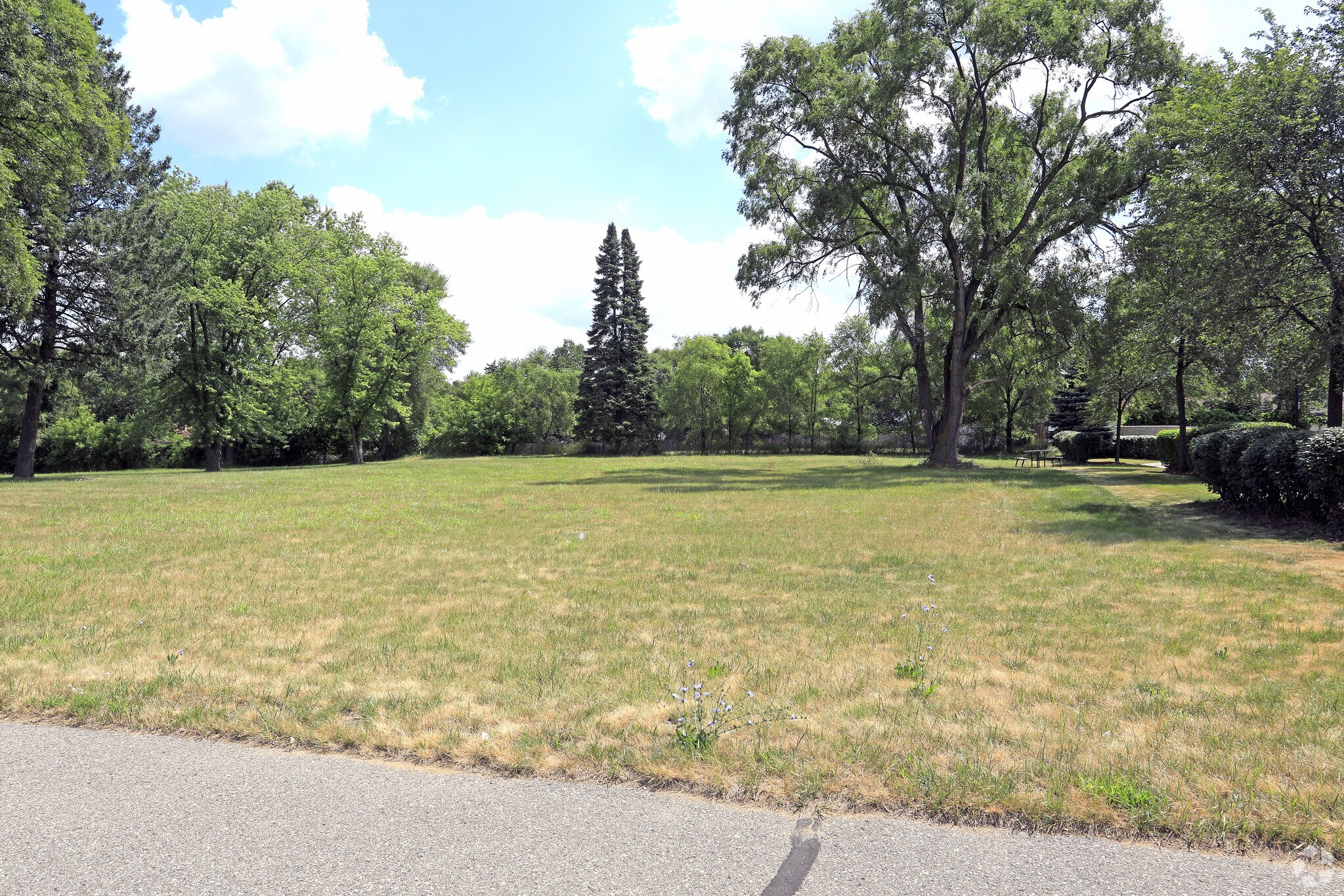 2871-2887 John R Rd, Rochester, MI 48307 - 9114987 | LoopNet