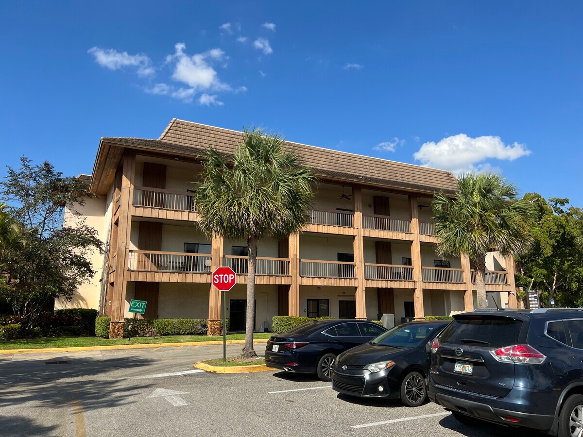 7800 W Oakland Park Blvd, Sunrise, FL 33351 | LoopNet