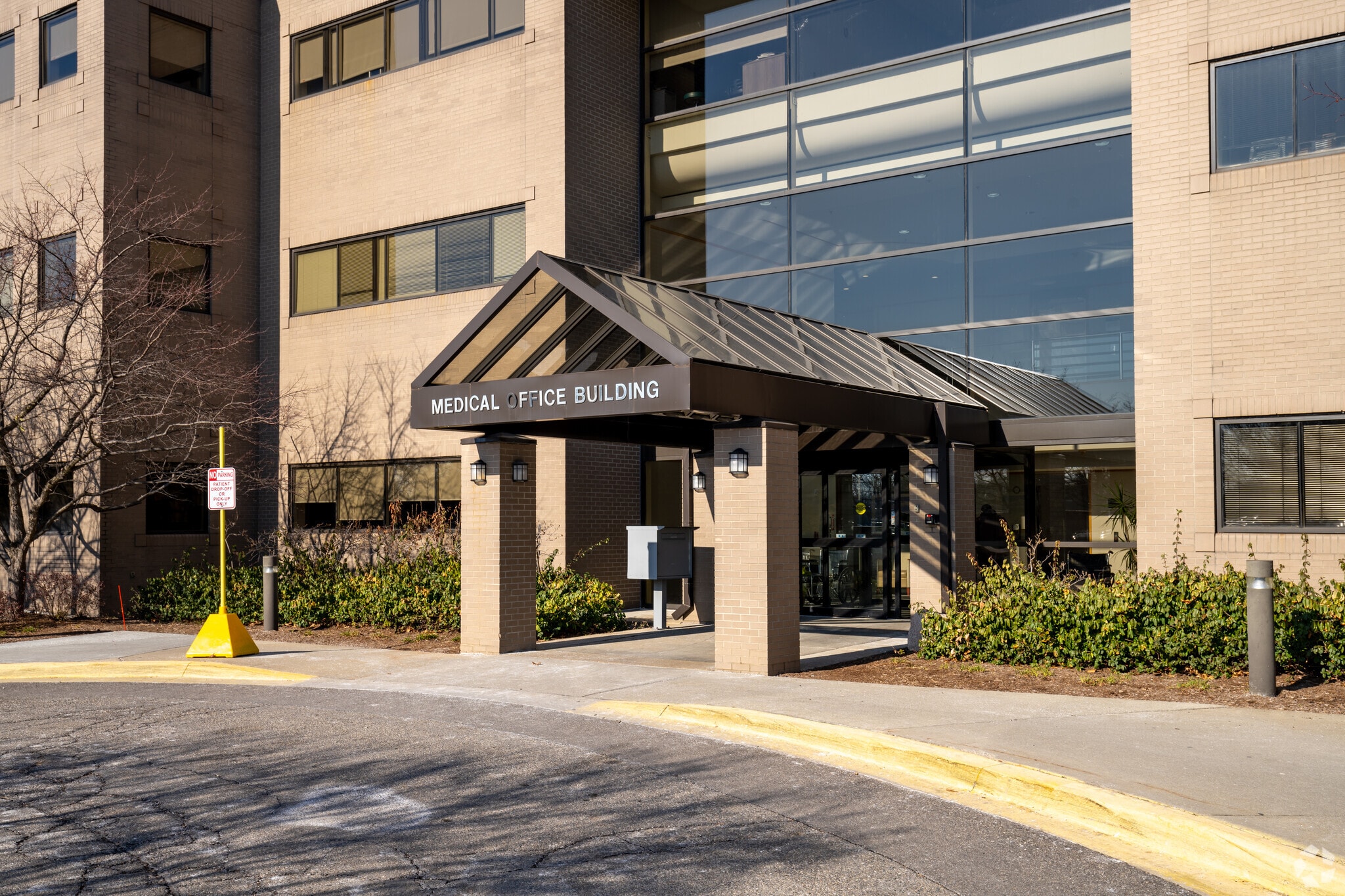 11900 E Twelve Mile Rd, Warren, MI 48093 - MHC Medical Building | LoopNet