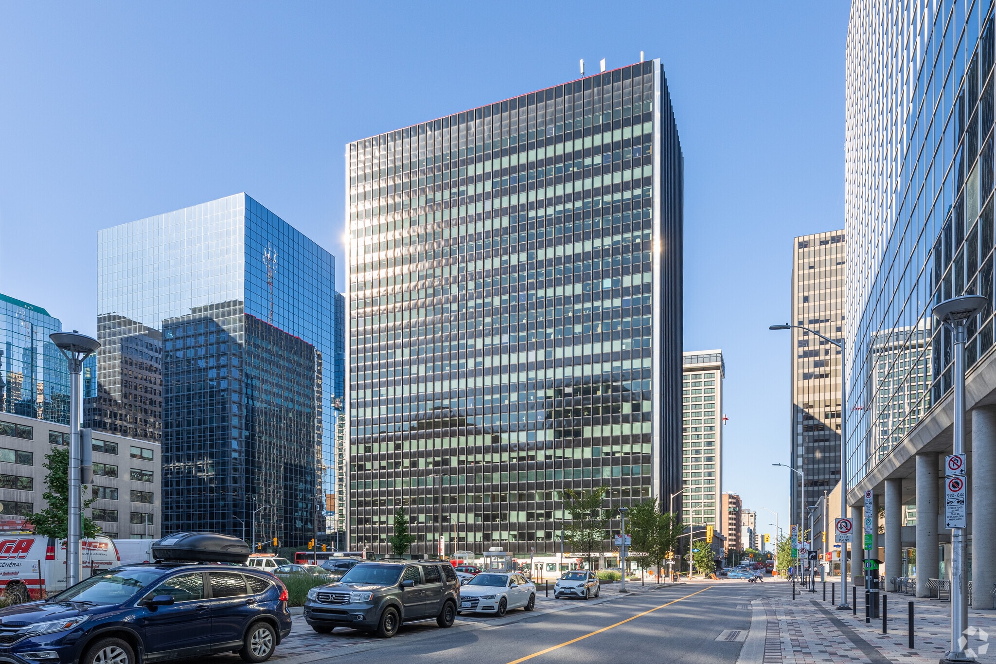 320 Queen St, Ottawa, ON K1P 5P2 - Place de Ville | LoopNet