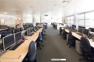 Summit Ave, Farnborough, GU14 0NG - Discovery Place | LoopNet