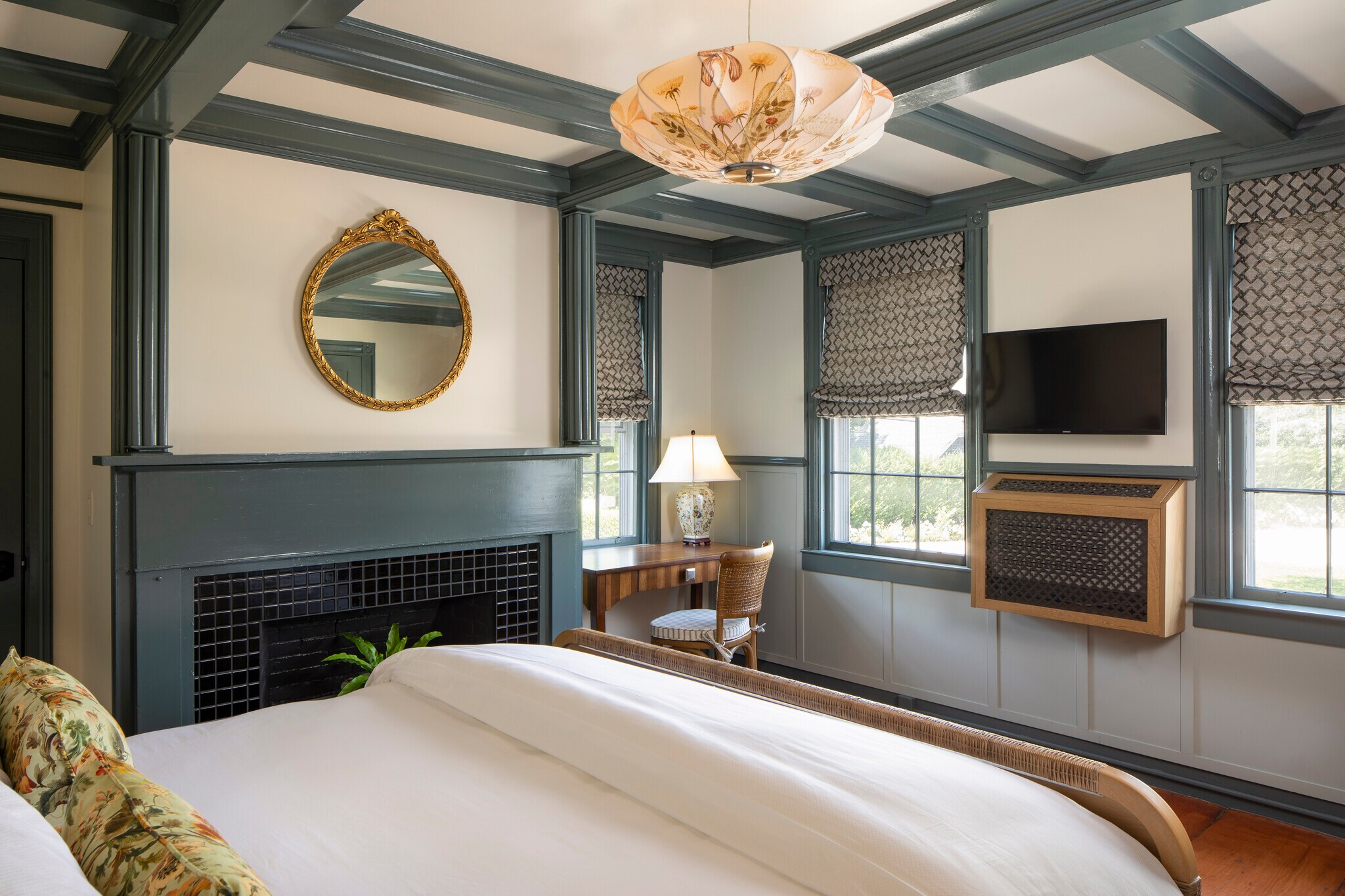 10 Cliff Rd, Nantucket, MA 02554 - Life House Nantucket | LoopNet