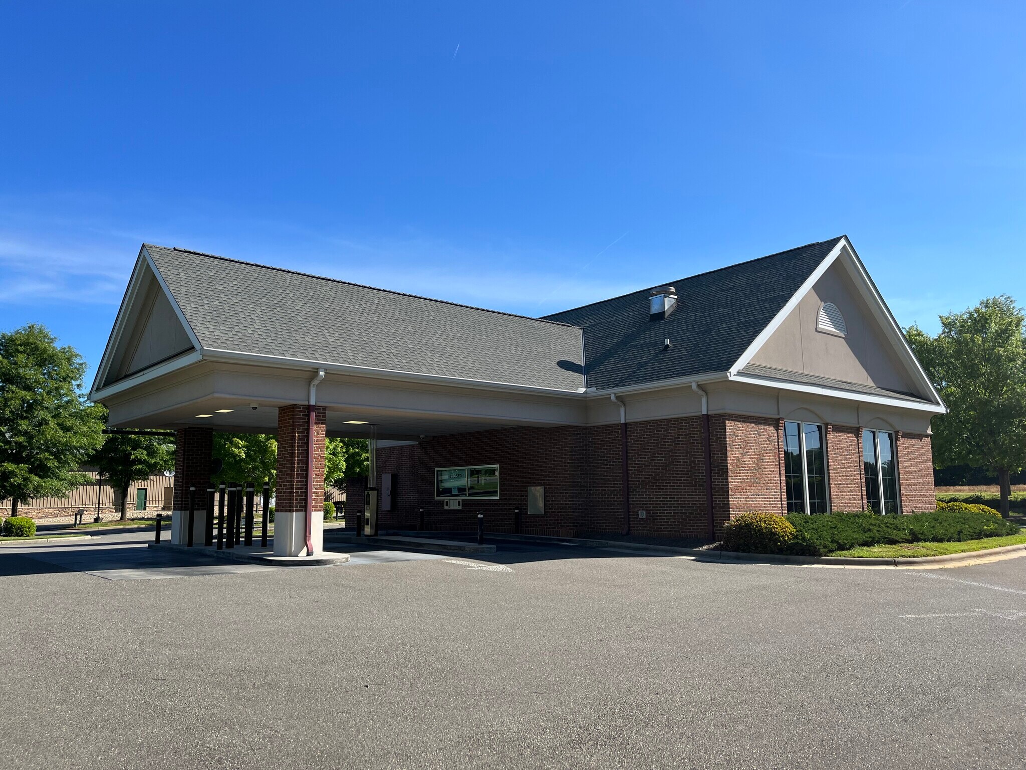 136 Twin Oaks Rd, Dobson, NC 27017 - Retail for Lease | LoopNet