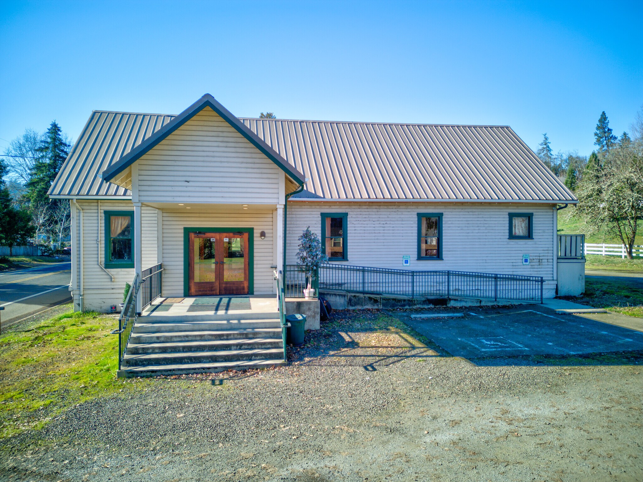 3811 Melrose Rd, Roseburg, OR 97471 | LoopNet