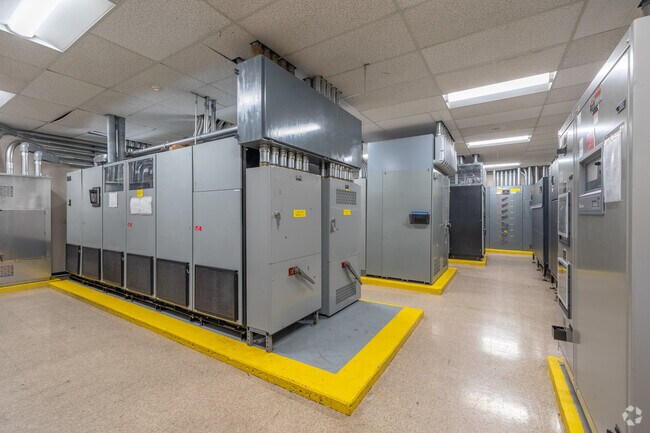 Commercial Real Estate Auctions | LoopNet