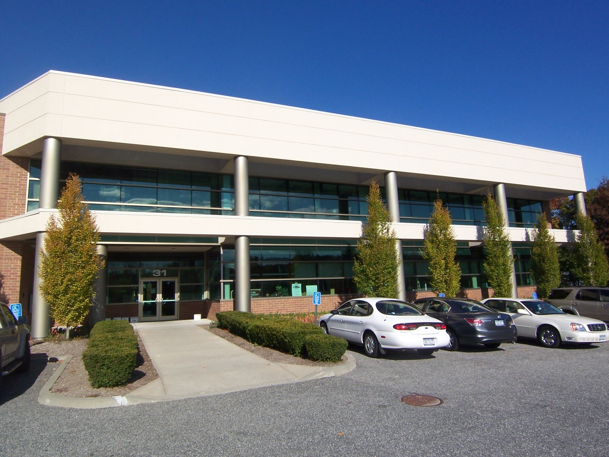 31 Main Rd, Riverhead, NY 11901 - Office for Lease | LoopNet.com