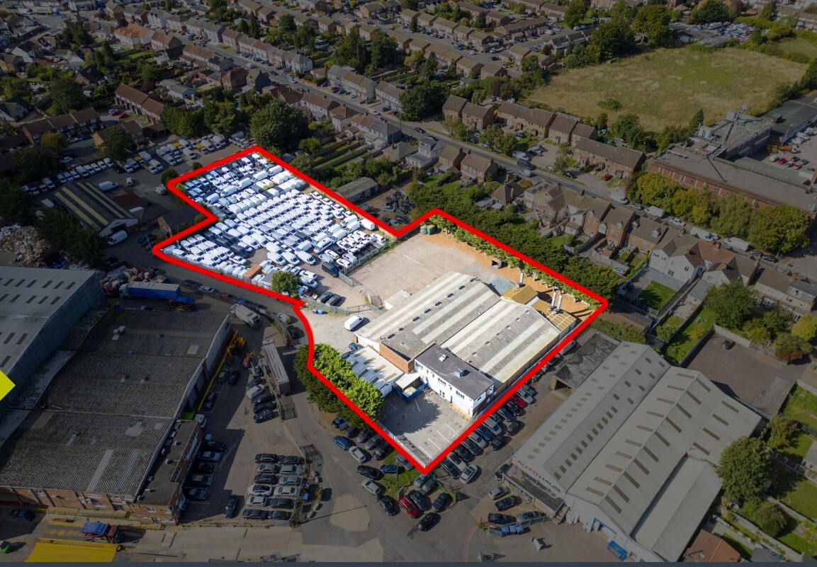 4 Covent Garden Close, Luton, LU4 8QB - Industrial for Sale | LoopNet