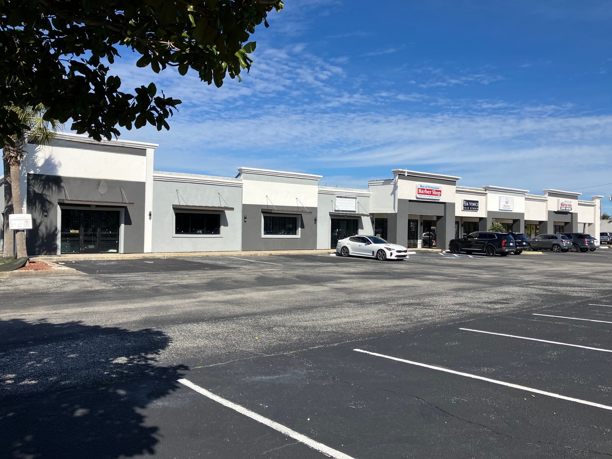 9500-9514 Navarre Pky, Navarre, FL 32566 - Palm Tree Plaza | LoopNet