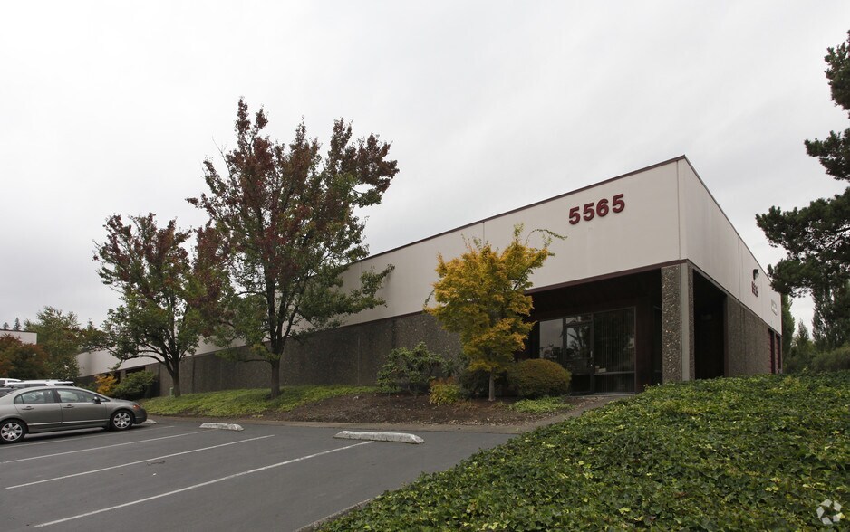 5561-5565 SE International Way, Milwaukie, OR 97222 - Bldg E | LoopNet