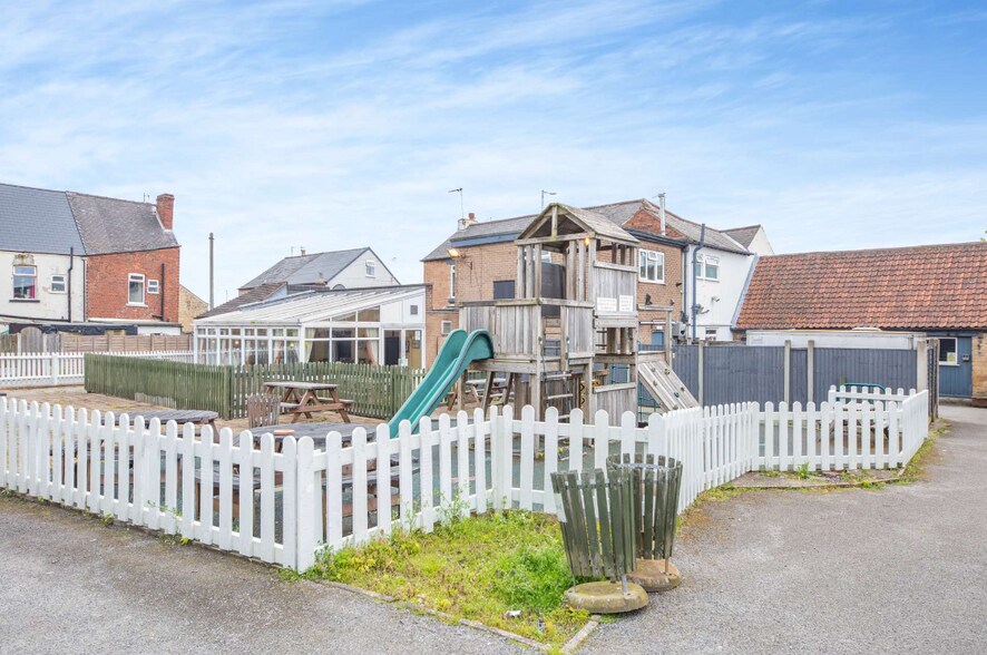 208 Stockwell Gate, Mansfield, NTT NG18 5QE - Retail for Sale | LoopNet