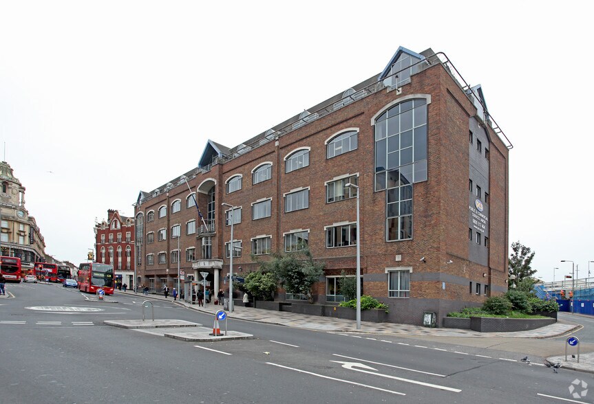 160 Falcon Rd, London, SW11 2LS | LoopNet