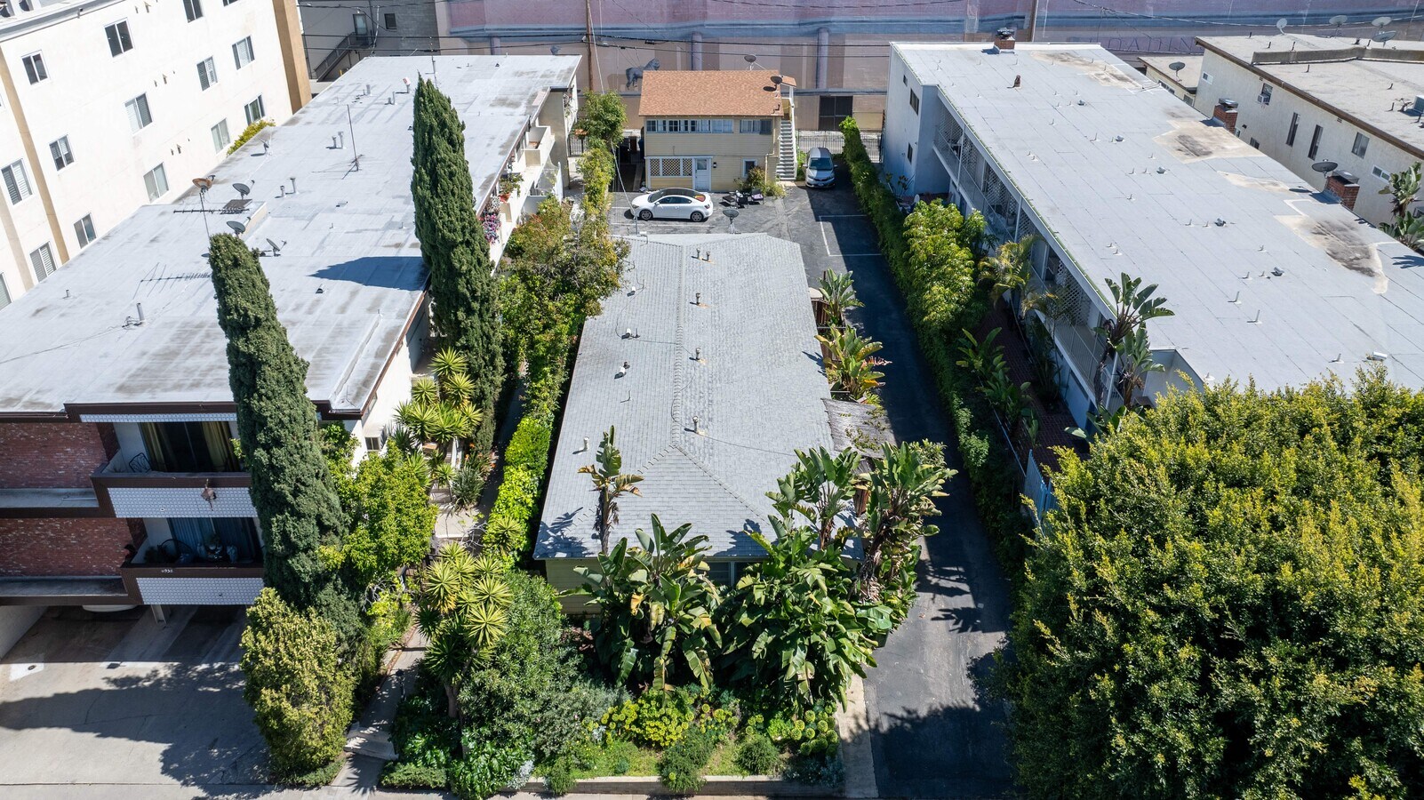 11940 Goshen Ave, Los Angeles, CA 90049 - Prime Brentwood Zoned R3 Lot ...