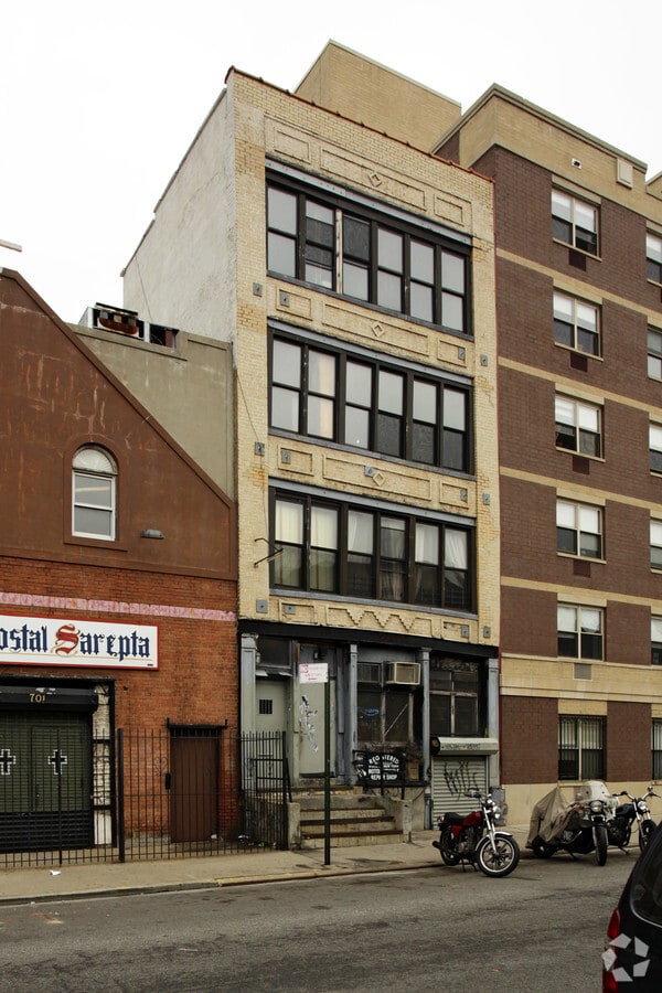 703 E Sixth St, New York, NY 10009 - Multifamily for Sale | LoopNet