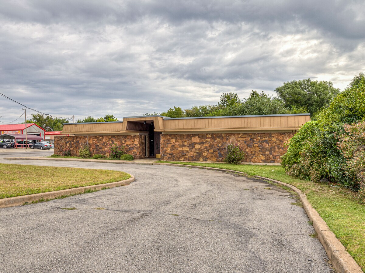 3832 N Meridian Ave, Oklahoma City, OK 73112 | LoopNet