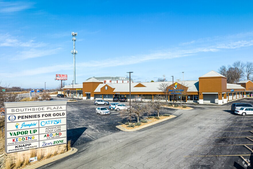800-862 SW Blue Pky, Lees Summit, MO 64063 - Southside Plaza | LoopNet
