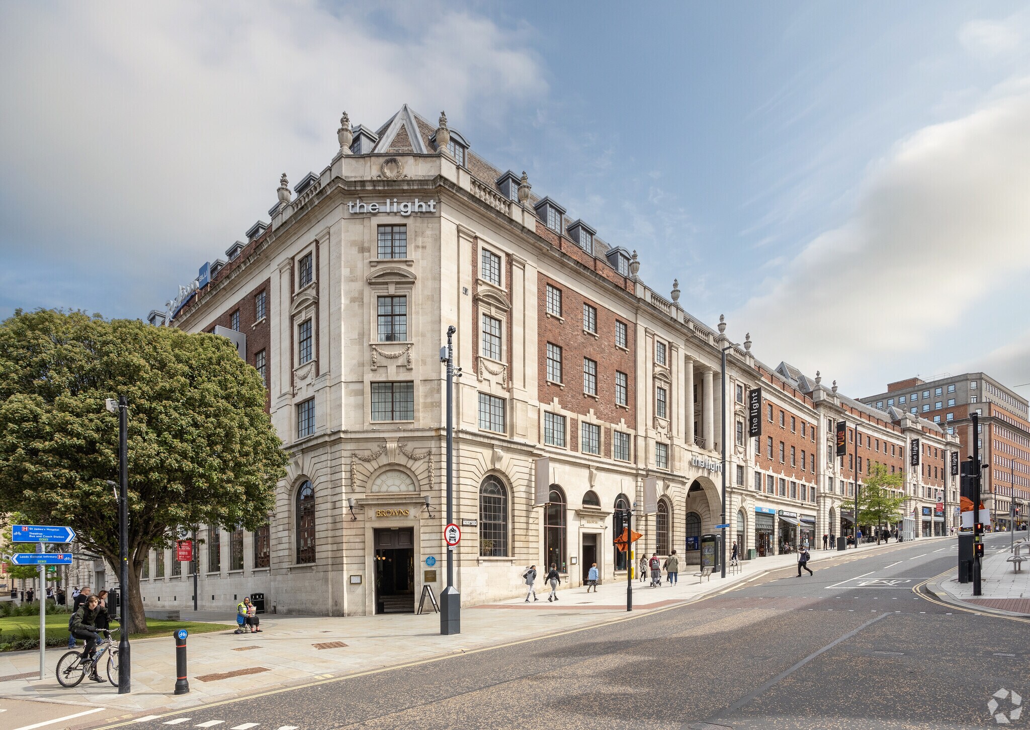 The Headrow, Leeds, WYK LS1 8TL - The Light | LoopNet