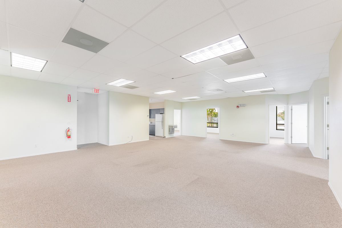 5600 Bee Ridge Rd, Sarasota, FL 34233 - Office for Lease | LoopNet