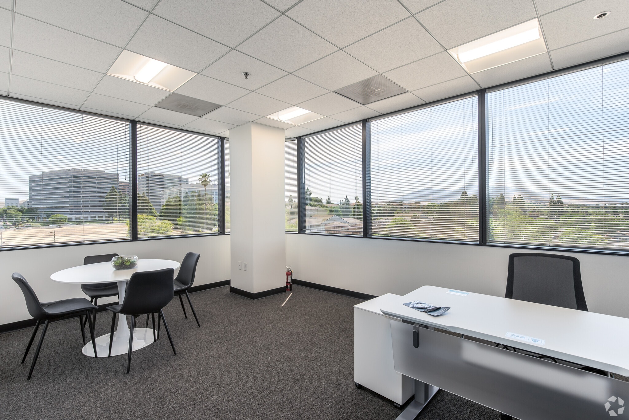 1800 Sutter St, Concord, CA 94520 - Sutter Square | LoopNet