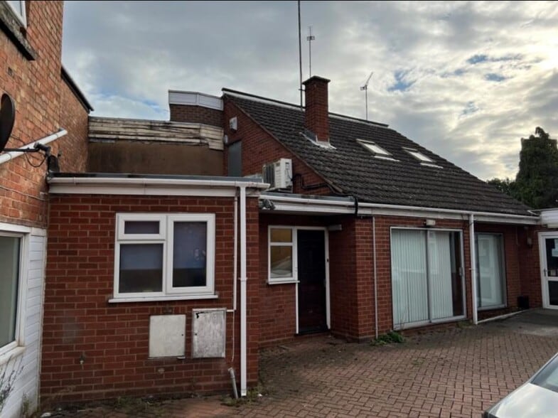 86 Queens Rd, Nuneaton, CV11 5LE | LoopNet