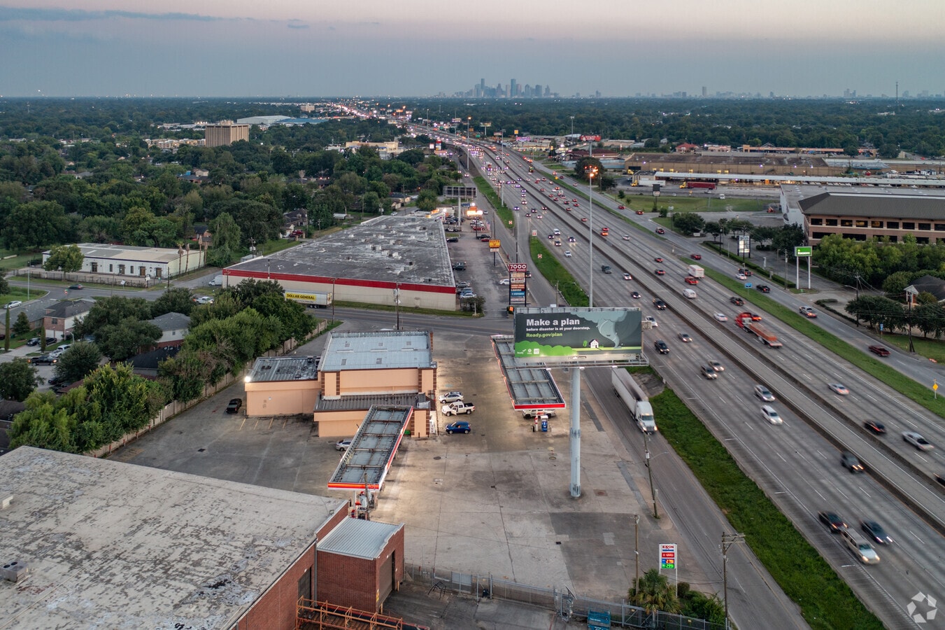 7102 North Fwy, Houston, TX 77076 | LoopNet