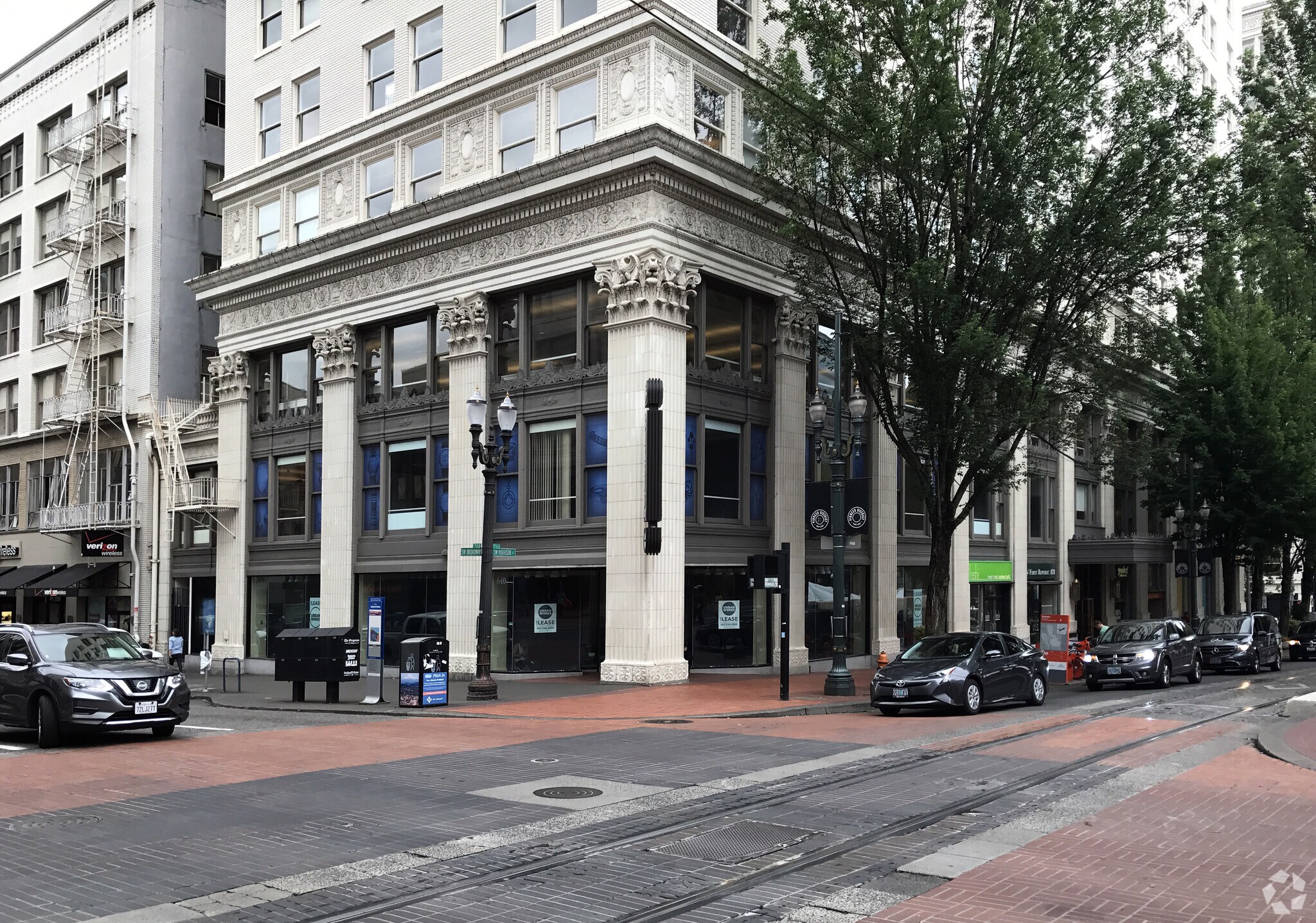 621 SW Morrison St, Portland, OR 97205 - American Bank Building | LoopNet