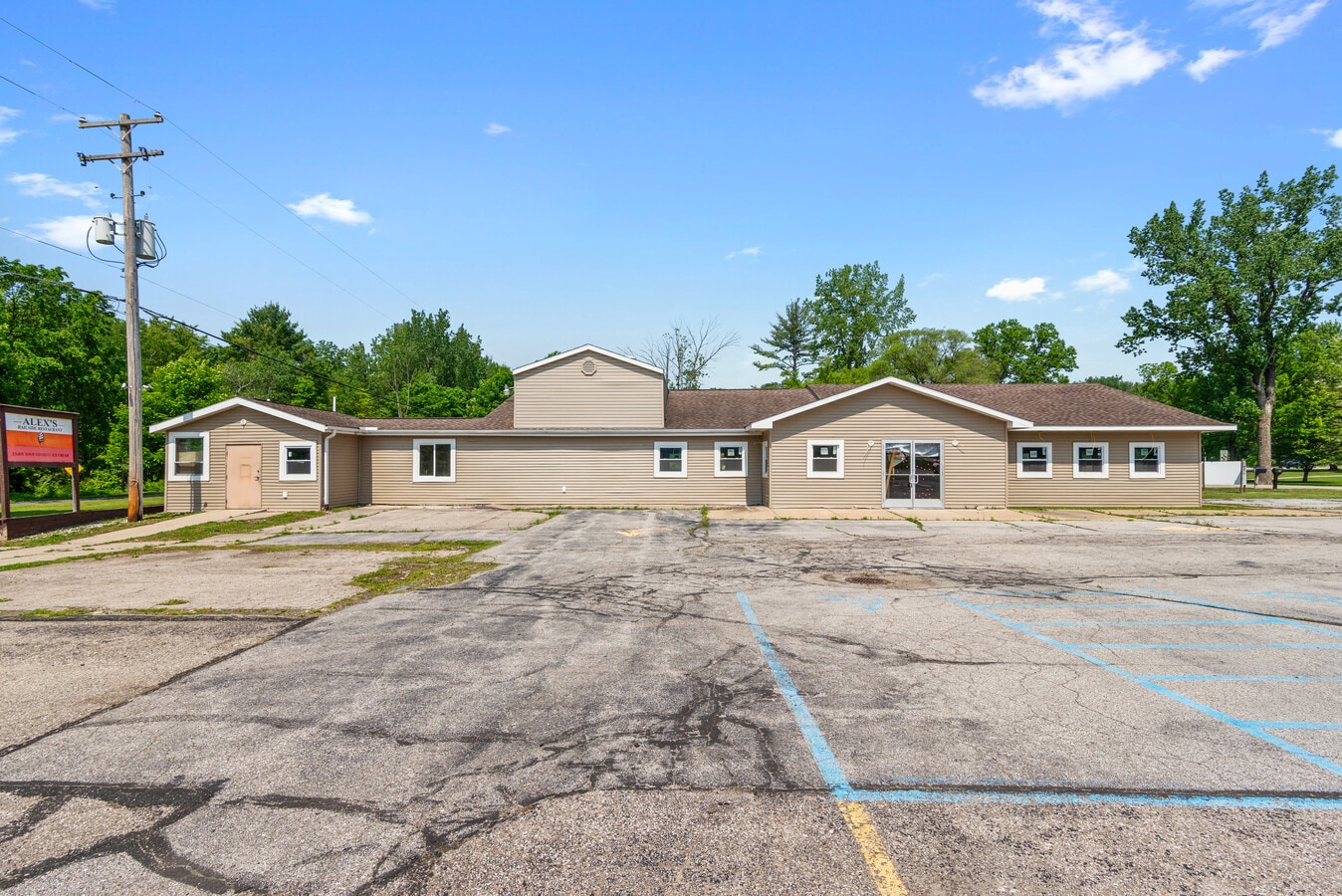 201 W Saginaw Rd, Sanford, MI 48657 - Retail for Sale | LoopNet