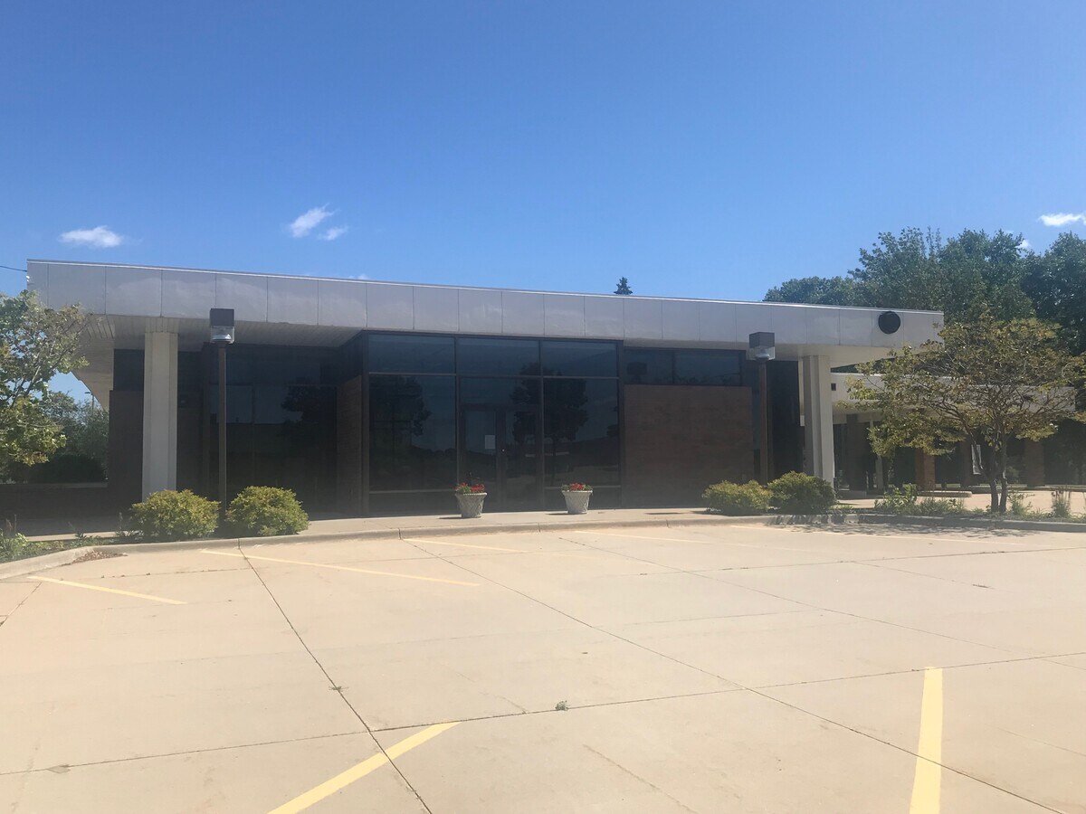 1336 Apache Dr SW, Rochester, MN 55902 | LoopNet