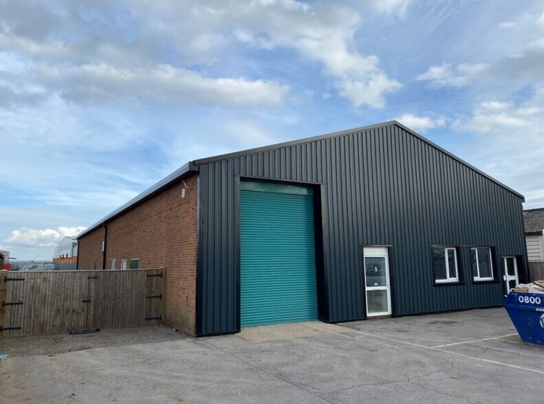 Castle Trading Est, Fareham, PO16 9SF | LoopNet