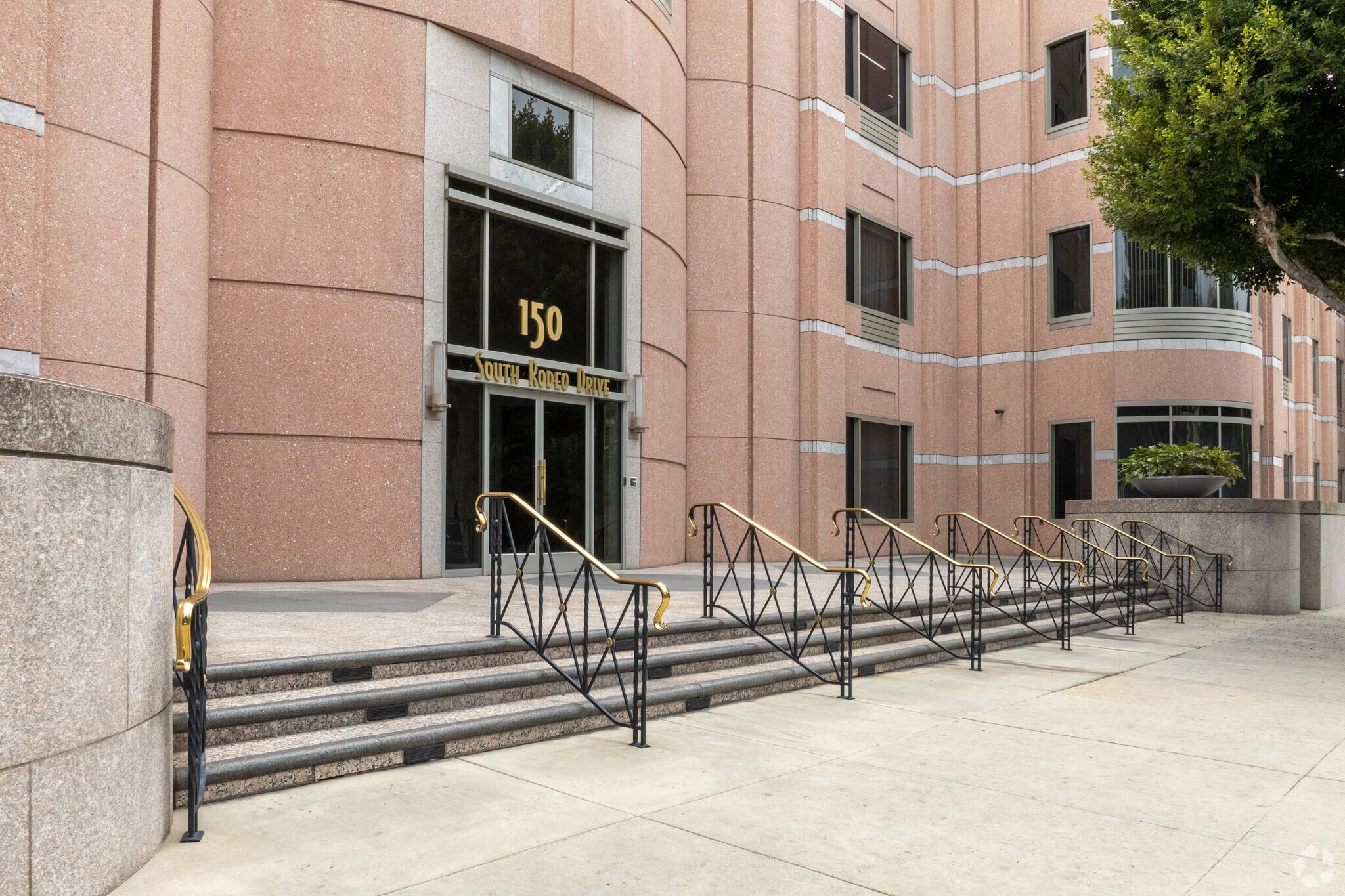 150 S Rodeo Dr, Beverly Hills, CA 90212 - Industrious Beverly Hills ...