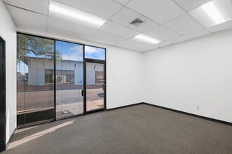 5555 N Lamar Blvd, Austin, TX 78751 - Lamar Business Park | LoopNet