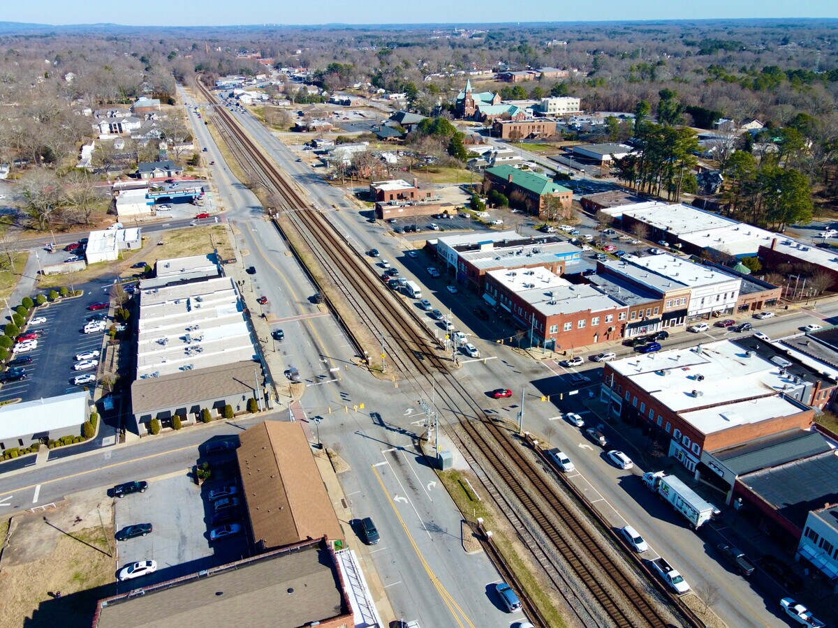 100 NW Main St, Easley, SC 29640 | LoopNet