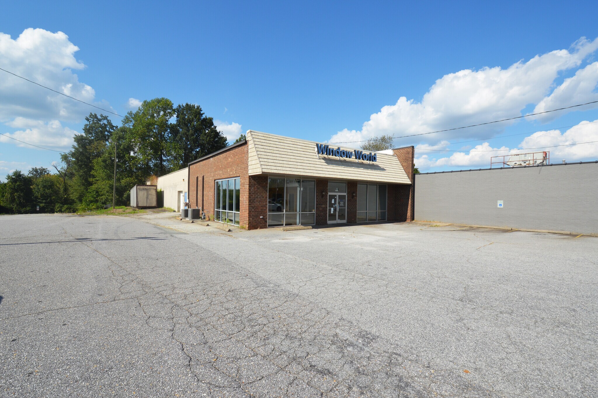 678 S Stratford Rd, Winston-Salem, NC 27103 | LoopNet