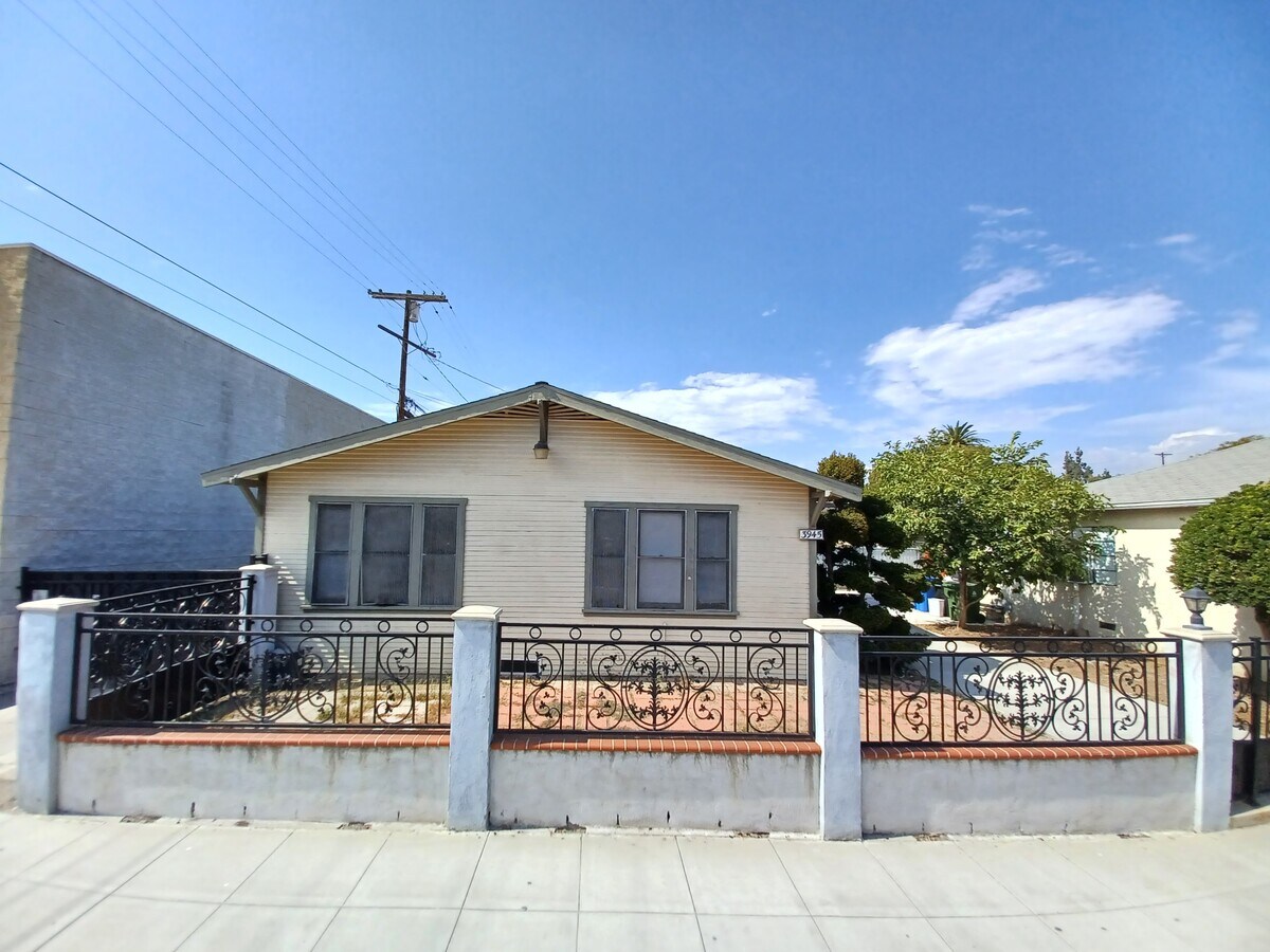 3945 York Blvd, Los Angeles, CA 90065 | LoopNet