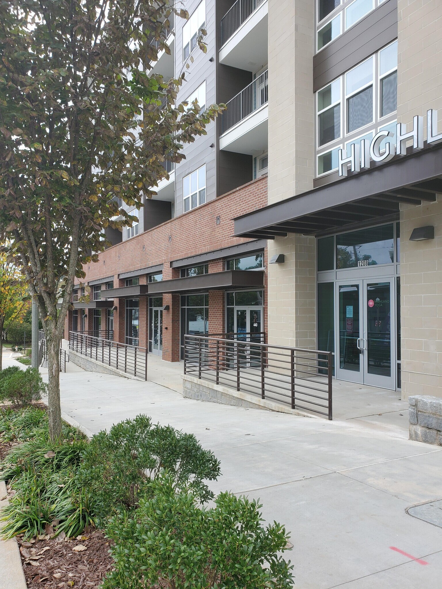 120 W Trinity Pl, Decatur, GA 30030 - AMLI Decatur | LoopNet