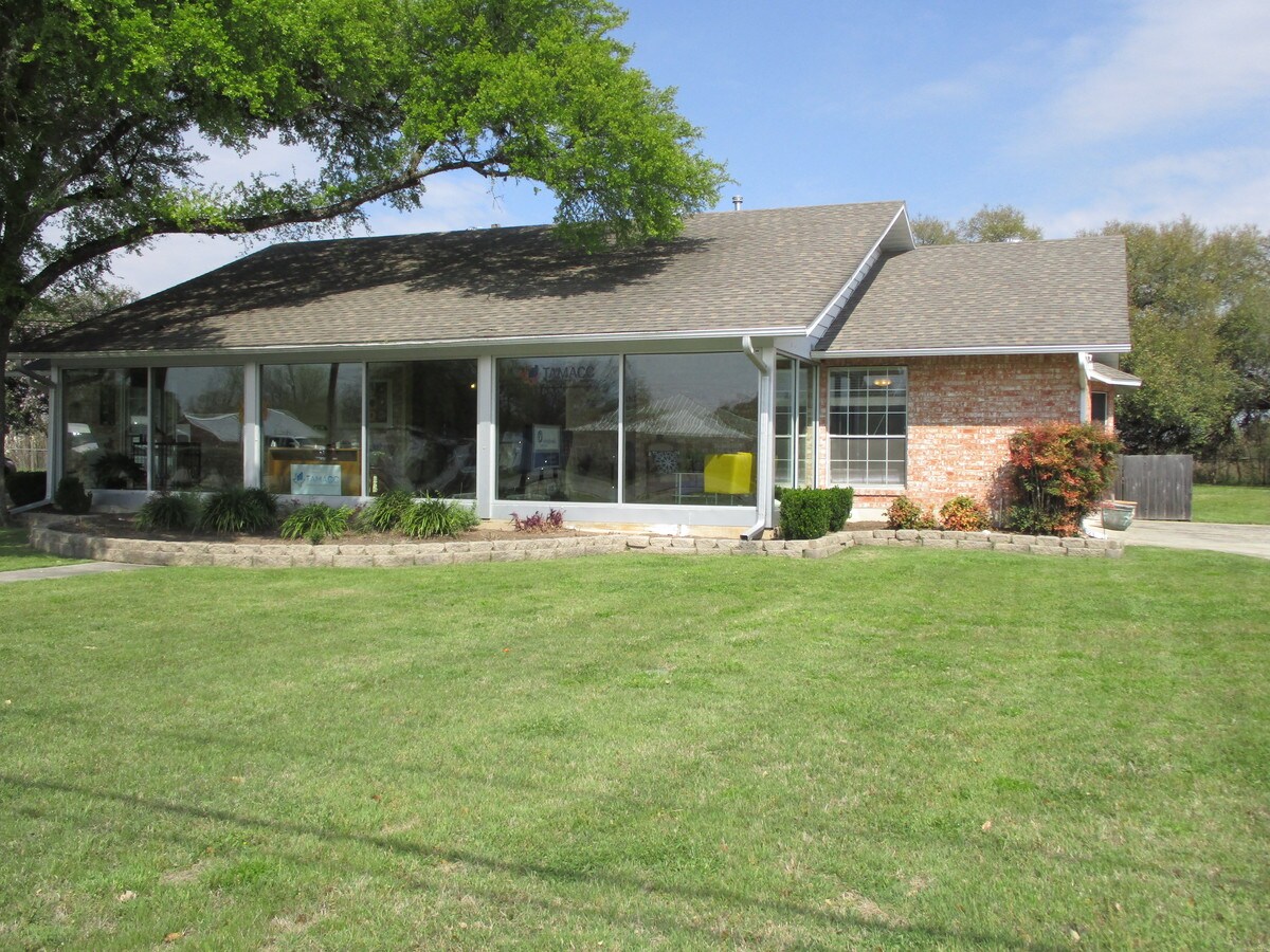 606 Main St, Buda, TX 78610 | LoopNet