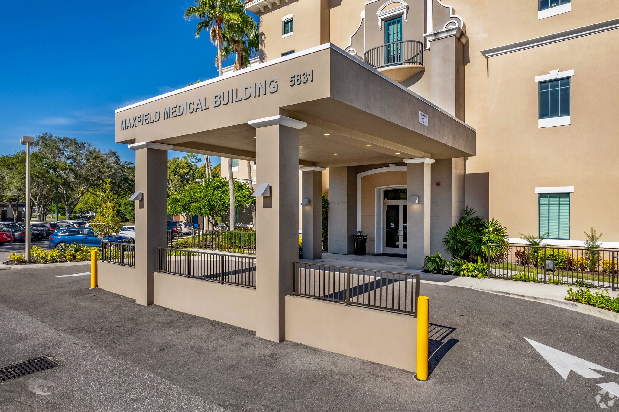 5831 Bee Ridge Rd, Sarasota, FL 34233 - Maxfield Sarasota | LoopNet