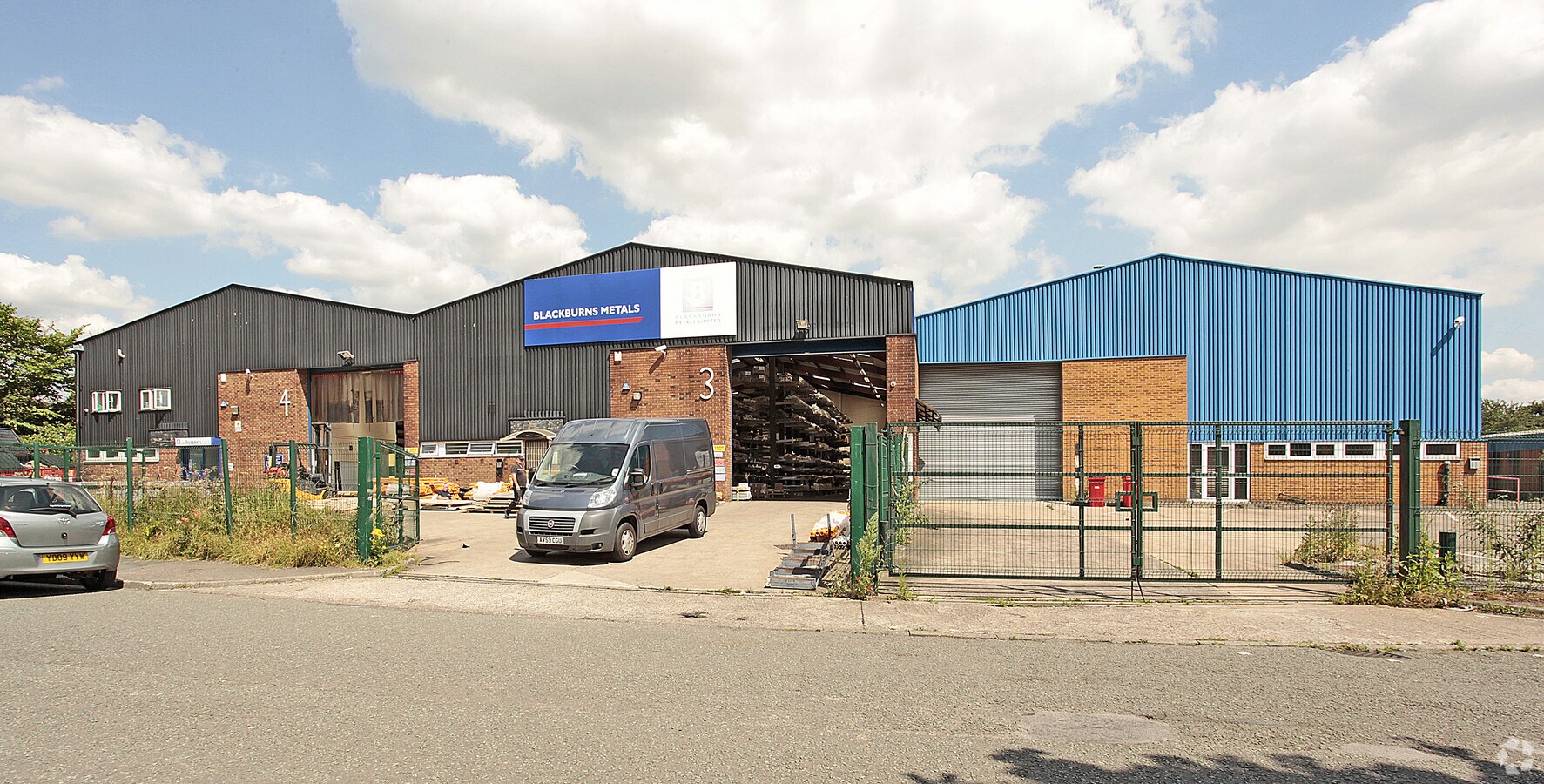 2-5 Benyon Park Way, Leeds, WYK LS12 6DP | LoopNet