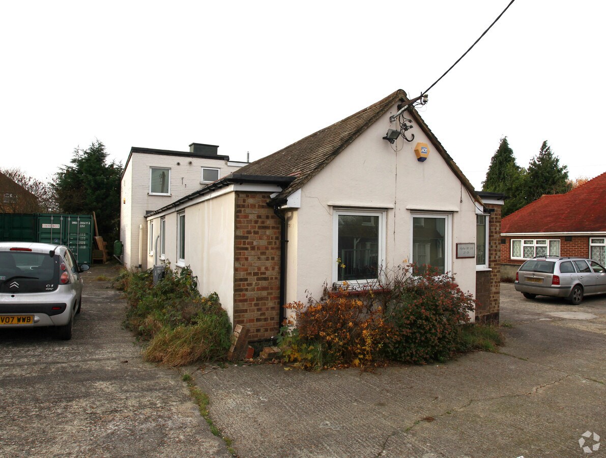 29 New Rd, Hextable, BR8 7LS | LoopNet