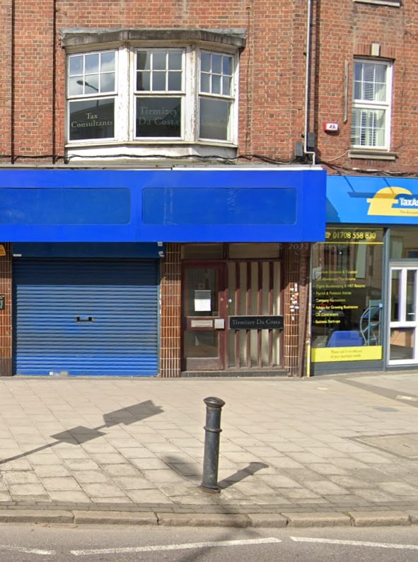 30 Station Ln, Hornchurch, RM12 6NJ | LoopNet