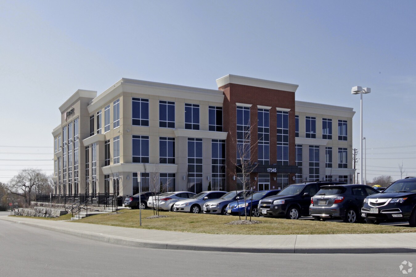 17345 Leslie St, Newmarket, ON L3Y 6J8 | LoopNet