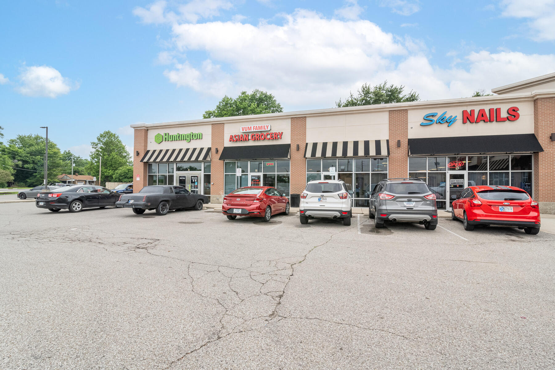 404 E Thompson Rd, Indianapolis, IN 46227 - Heritage Corner | LoopNet