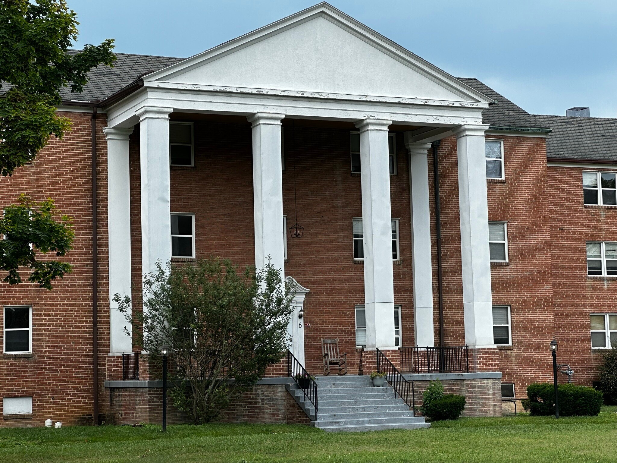 300 Northern Ave, Hagerstown, MD 21742 - Long Meadow Apartments | LoopNet