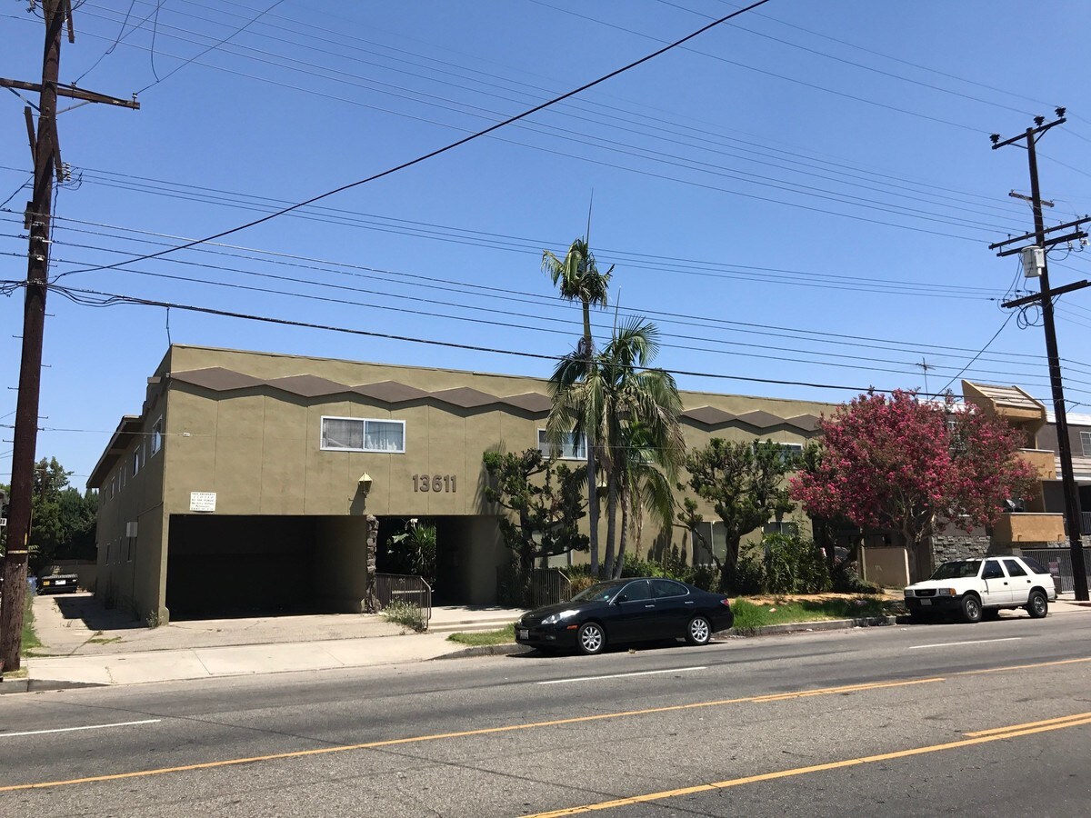 13611 Vanowen St, Van Nuys, CA 91405 | LoopNet