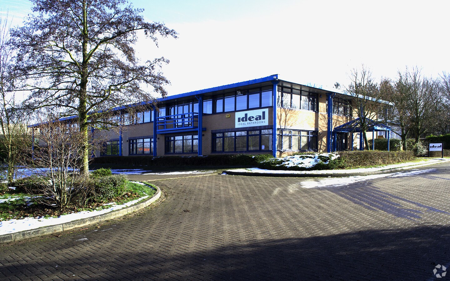 11 Bradbourne Dr, Milton Keynes, MK7 8AT | LoopNet